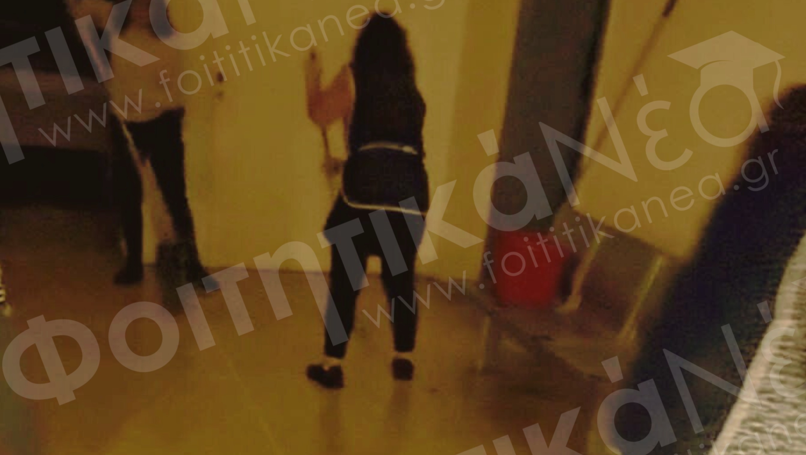 Η στιγμή που πλημμυρίζει αίθουσα στο ΟΠΑ εν ώρα μαθήματος ...